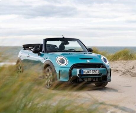 The MINI Convertible now in the Seaside Edition - as blue as the sea ...