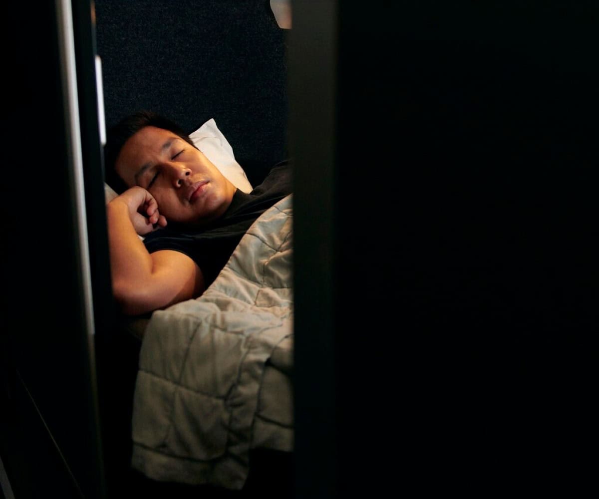 British Airways Business Class vs First Class: Which Avios redemption ...